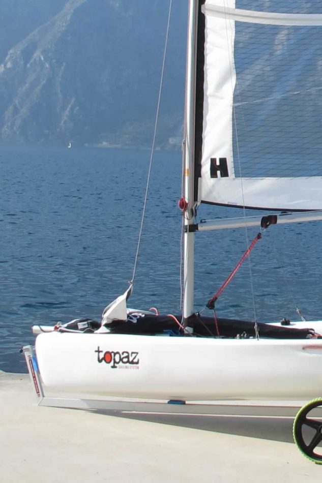 Topaz Uno Race X - molto sportivo per uno o di più - Topboats